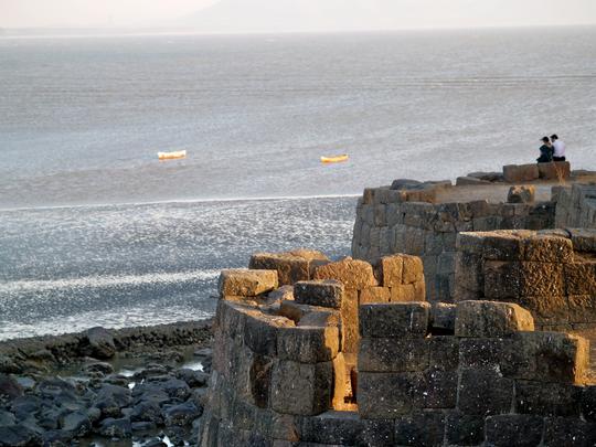 7 Must Visit Forts in Maharashtra - History, Entry Fees & Travel Tips